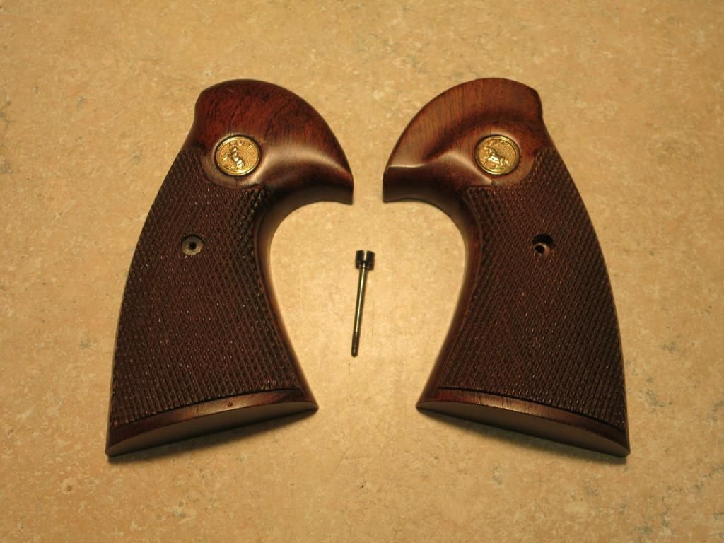 2nd Gen grips - Made in Italy? | Colt Forum